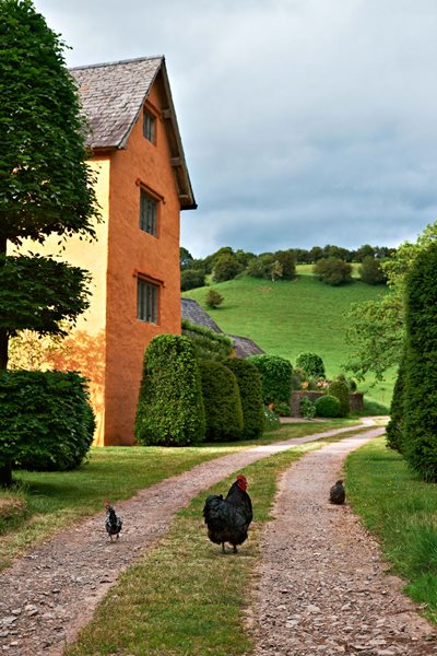 Arne Maynard's Rustic Home in Wales, Photo Gallery - Gallery | Garden ...