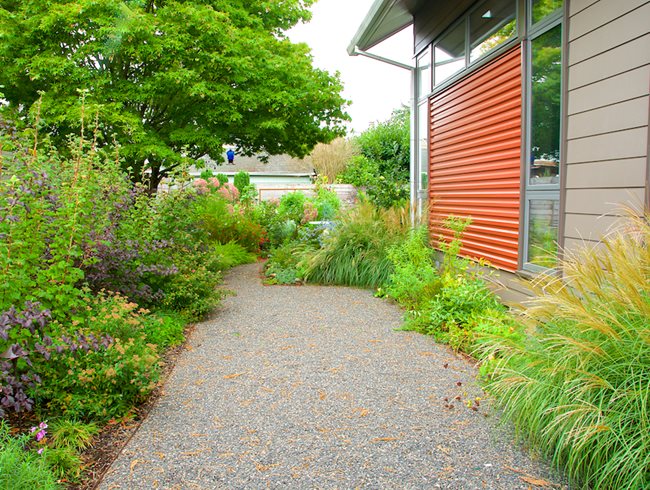 Garden Pathways: Tips and Ideas for Function & Beauty | Garden Design